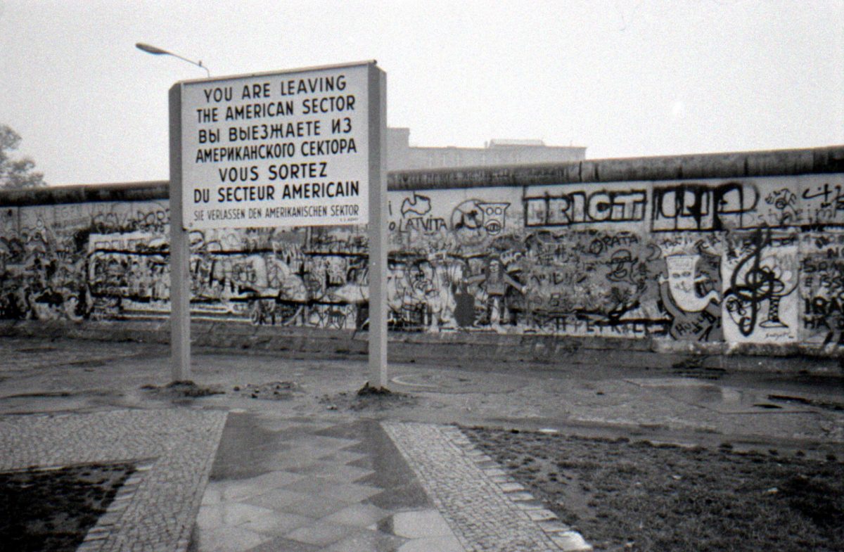 Berlin Wall: How its Rise & Fall Affected the German Economy | Mr Lender Berlin Wall: How its Rise & Fall Affected the German Economy | Mr Lender
